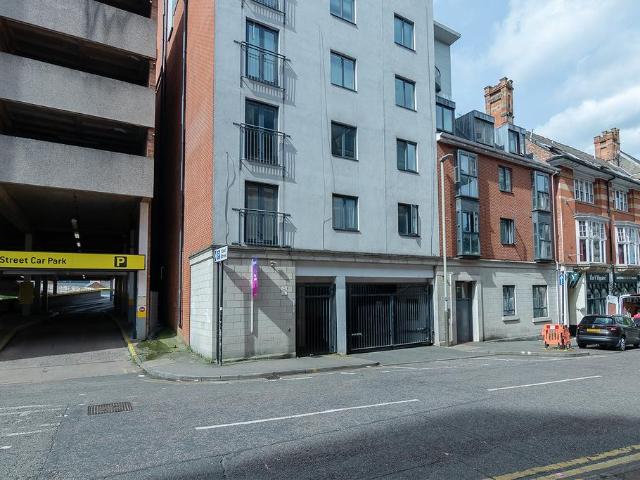 2 bedroom flat for sale