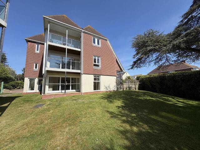2 bedroom ground flat for sale