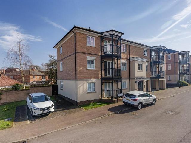 2 bedroom flat for sale
