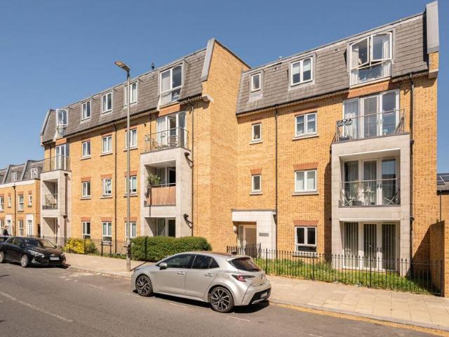 2 bedroom flat for sale
