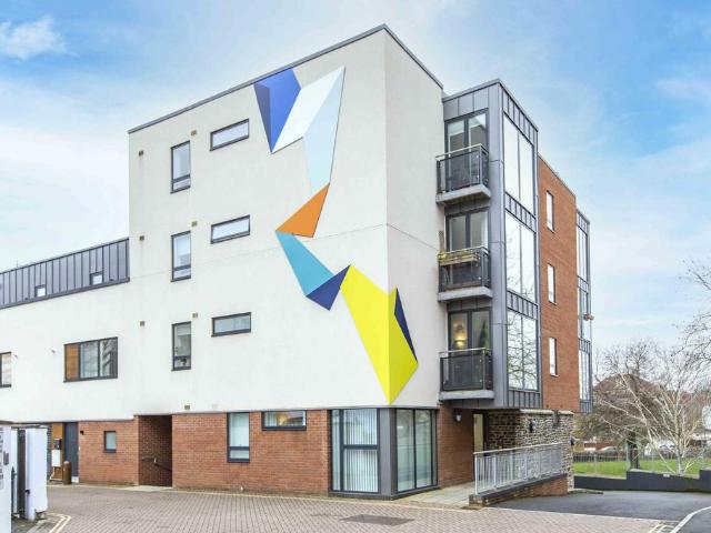 2 bedroom flat for sale