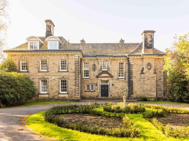 3 bedroom flat for sale