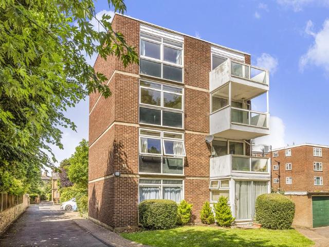 2 bedroom flat for sale