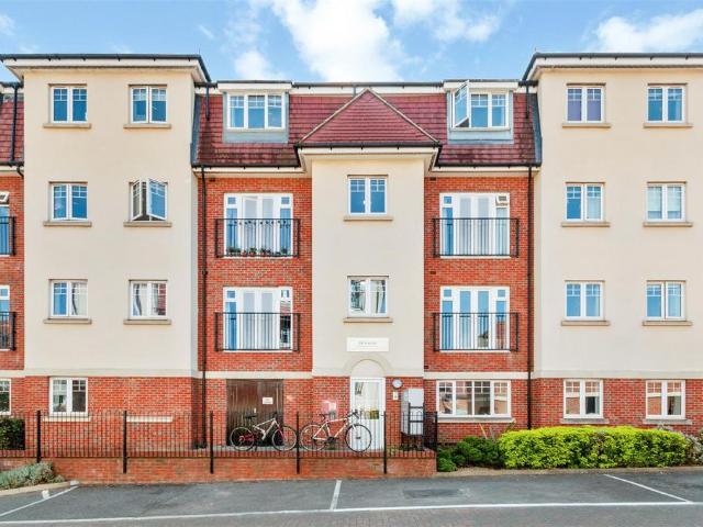 2 bedroom flat for sale