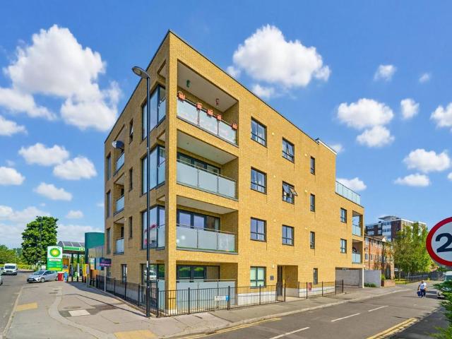 2 bedroom flat for sale