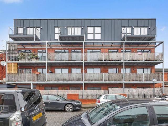 2 bedroom flat for sale