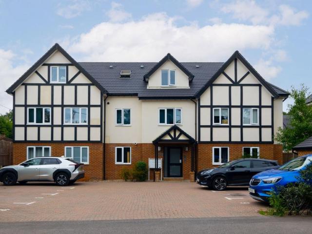 2 bedroom flat for sale