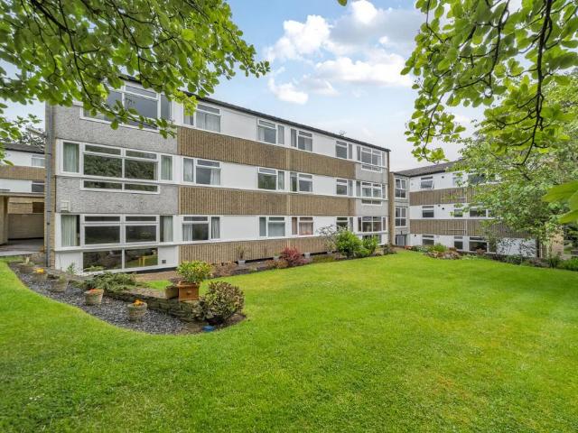 2 bedroom flat for sale