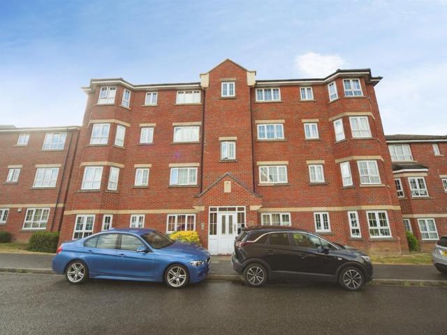 2 bedroom flat for sale
