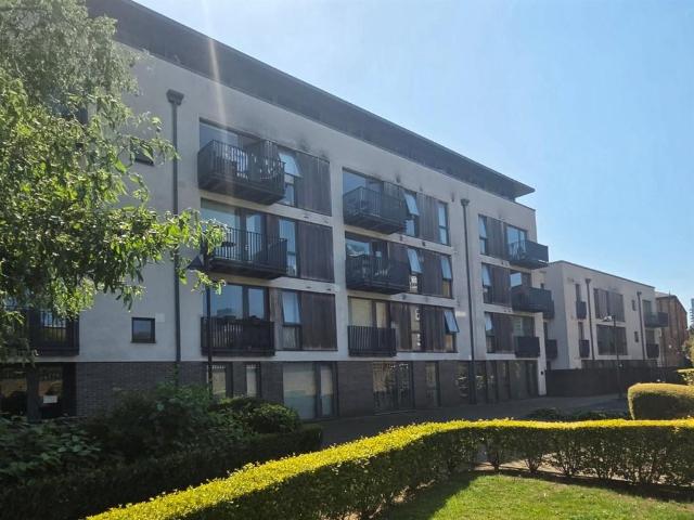 2 bedroom flat for sale