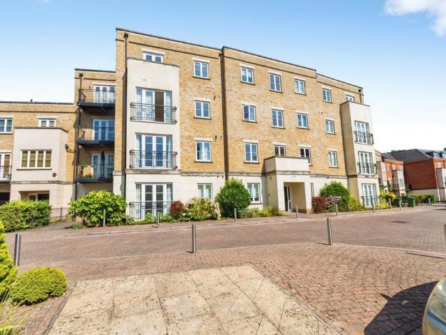 2 bedroom flat for sale