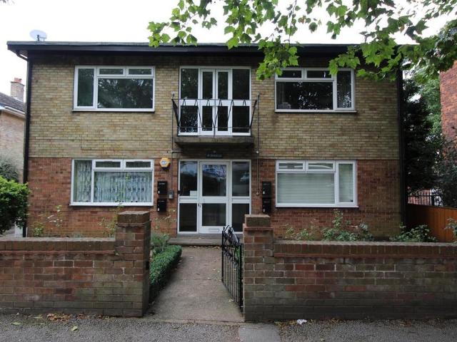 2 bedroom flat for sale