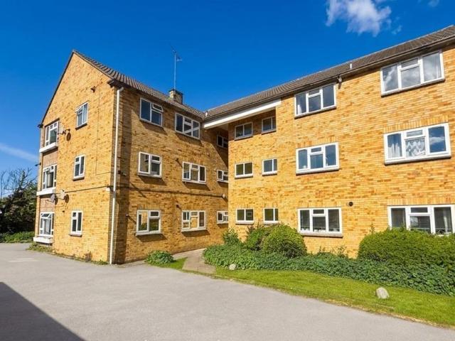 2 bedroom flat for sale