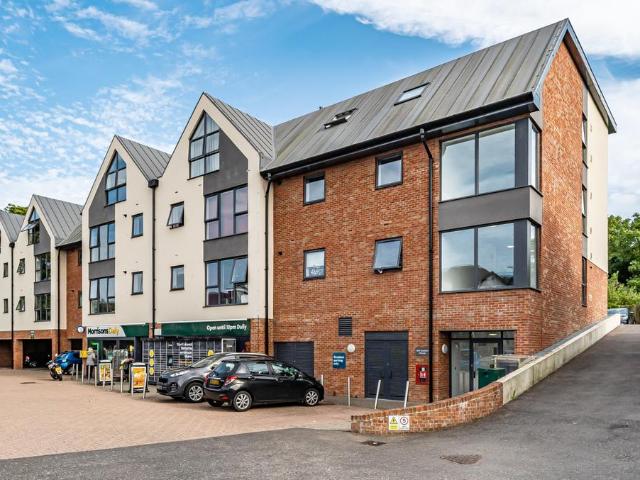 2 bedroom flat for sale