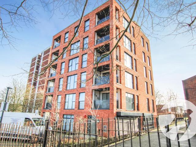 2 bedroom flat for sale