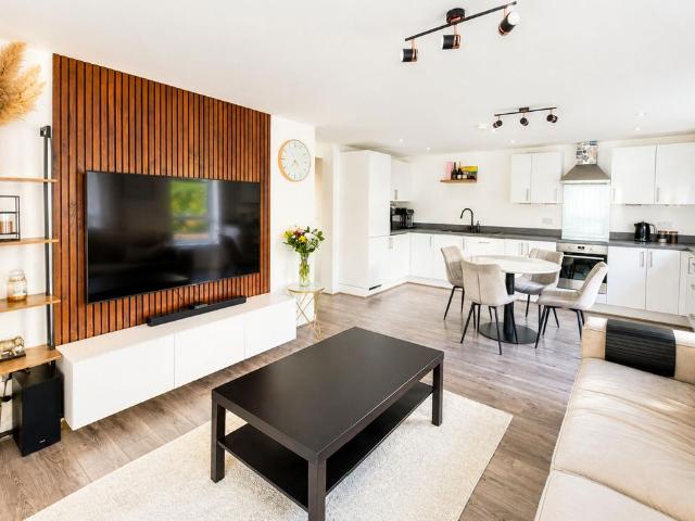 2 bedroom flat for sale