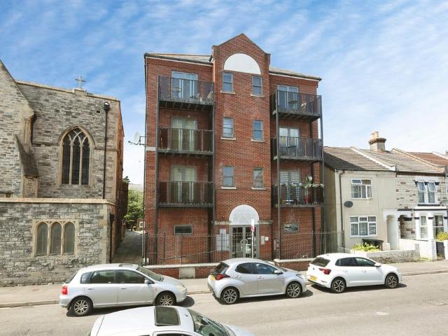 2 bedroom flat for sale