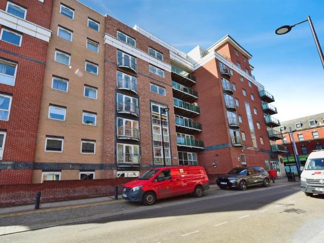 2 bedroom flat for sale