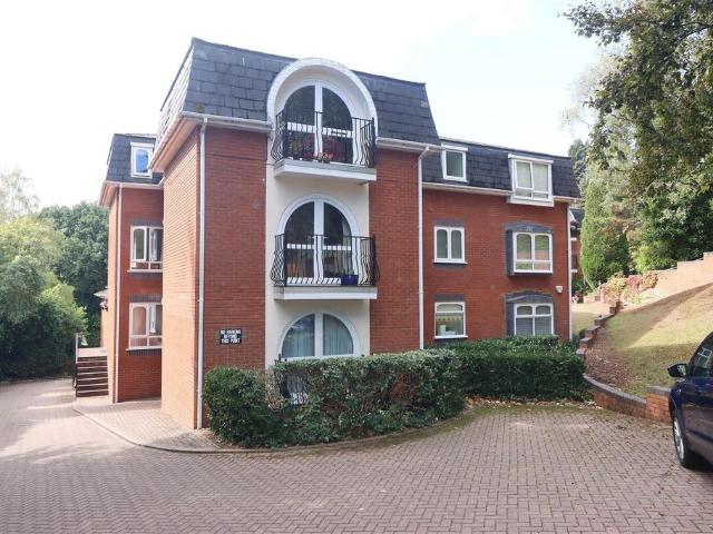 2 bedroom flat for sale