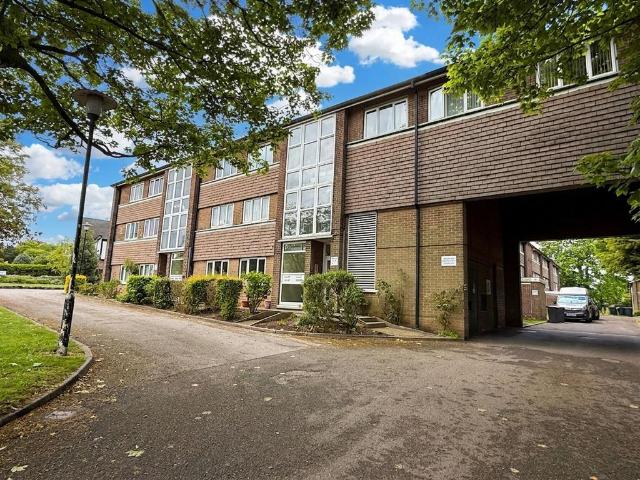 2 bedroom flat for sale