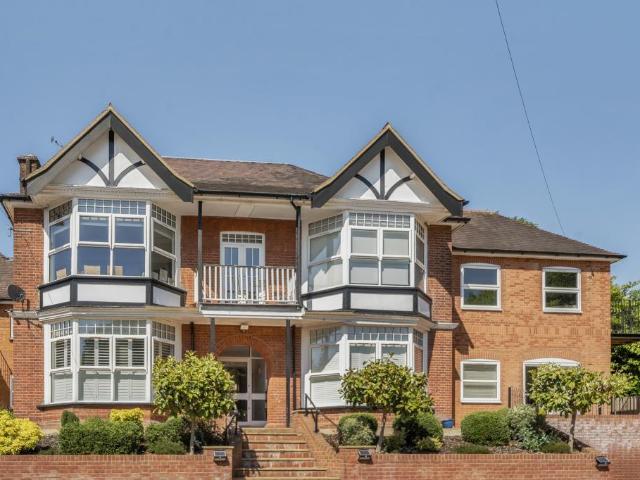 2 bedroom flat for sale