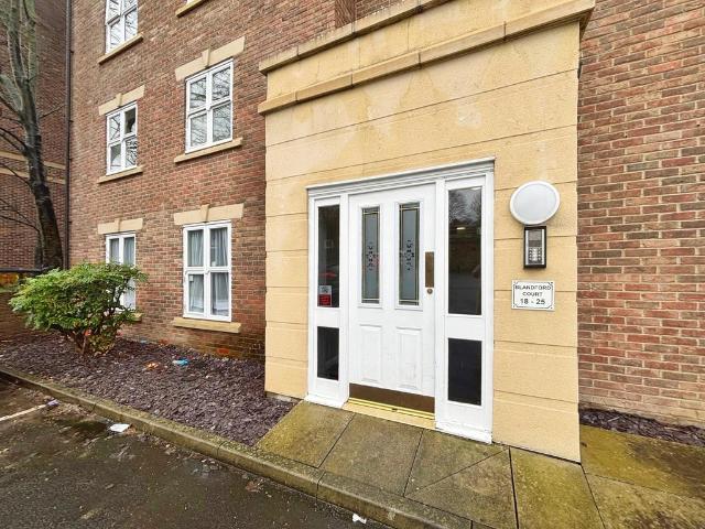 2 bedroom flat for sale