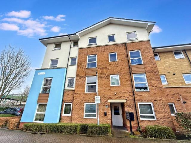 2 bedroom flat for sale