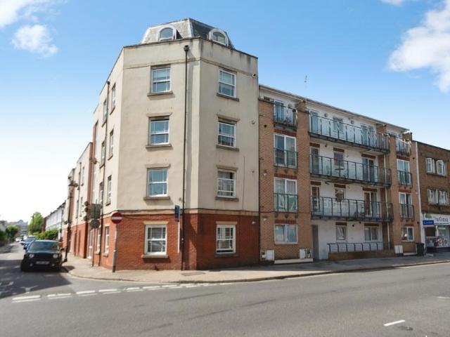 2 bedroom flat for sale