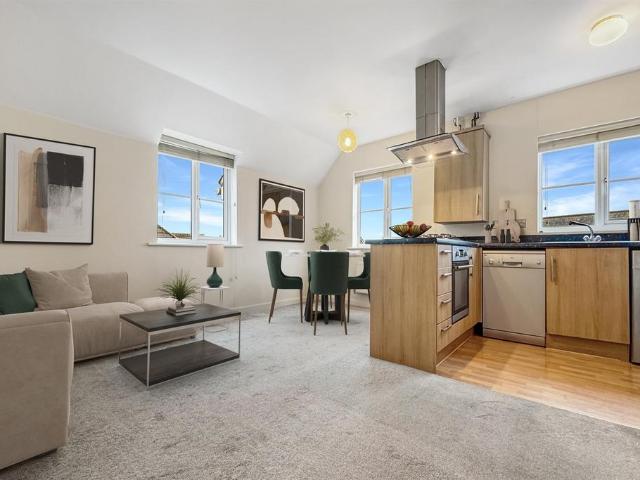 2 bedroom flat for sale