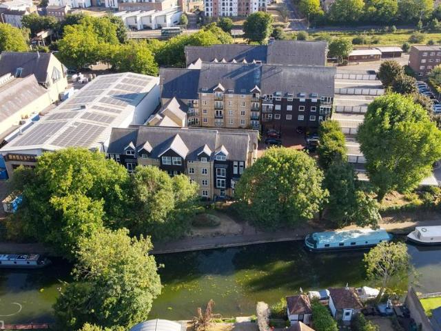 2 bedroom flat for sale