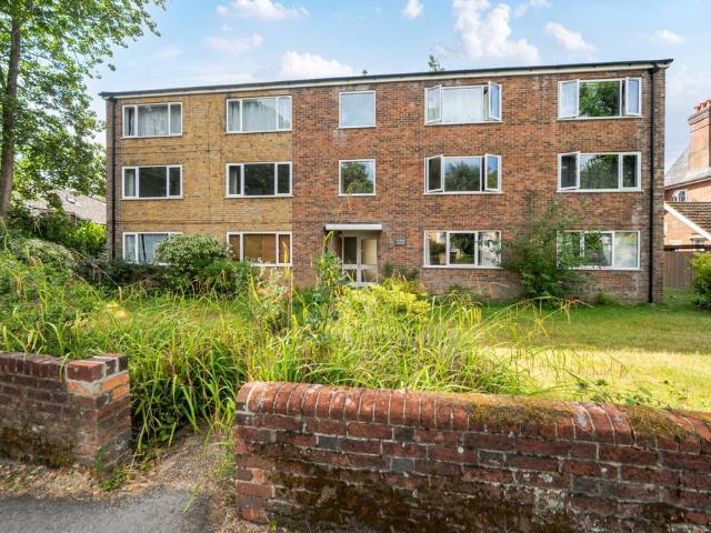 2 bedroom flat for sale