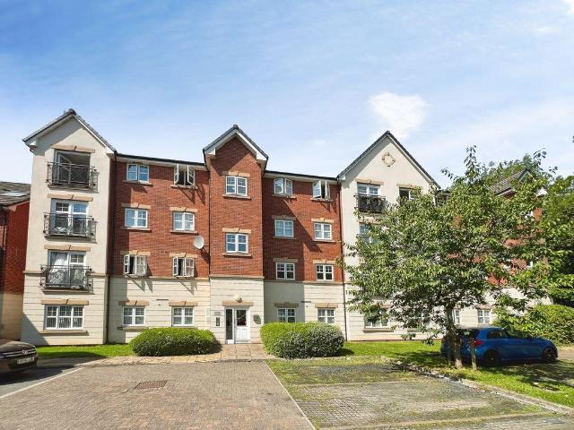 2 bedroom flat for sale