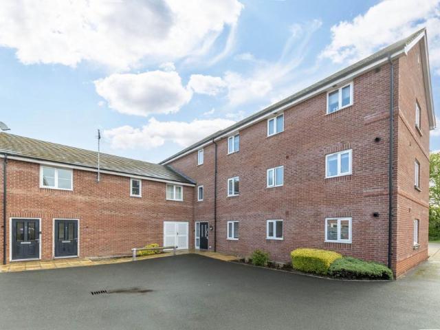 2 bedroom flat for sale