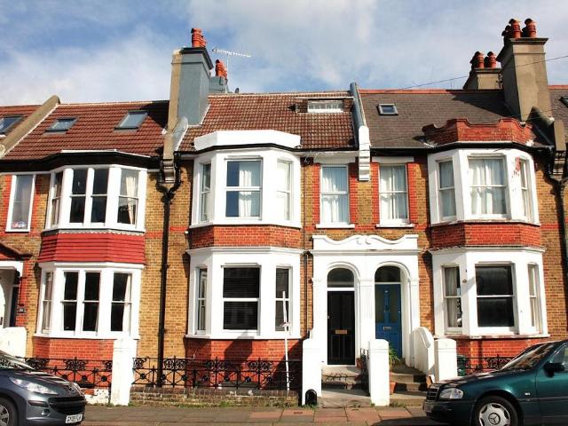 2 bedroom flat for sale