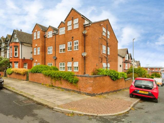 2 bedroom flat for sale