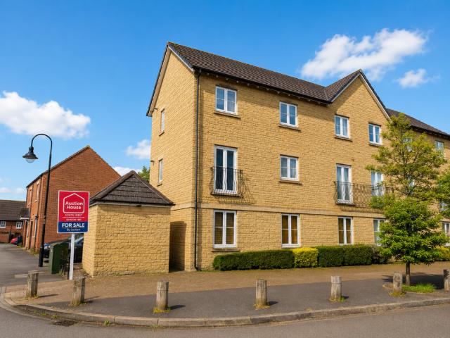2 bedroom flat for sale