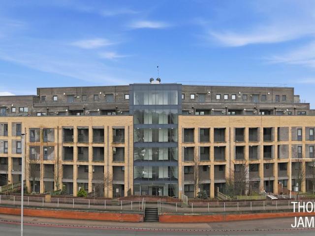 2 bedroom flat for sale