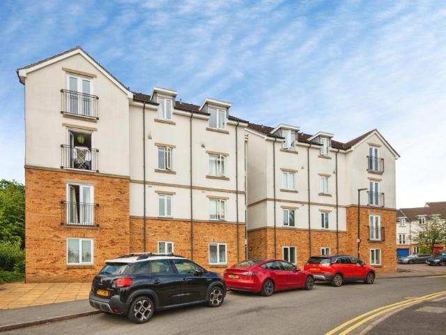 2 bedroom flat for sale