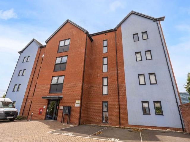 2 bedroom flat for sale