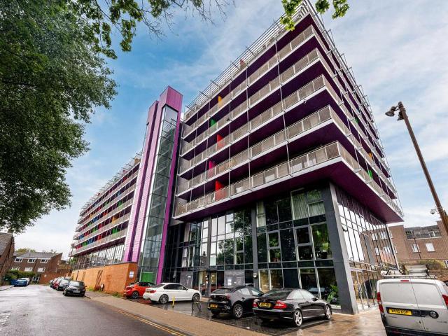 2 bedroom flat for sale