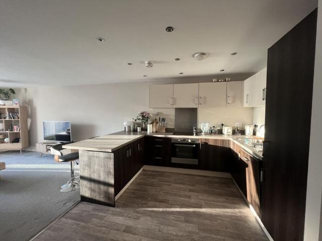 2 bedroom flat for sale