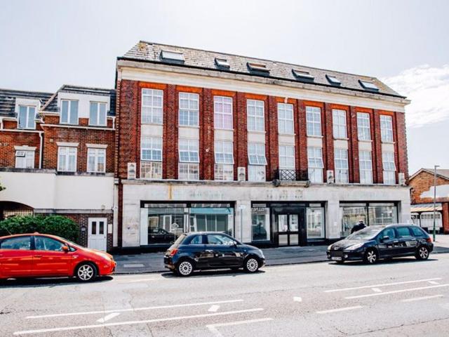 2 bedroom flat for sale