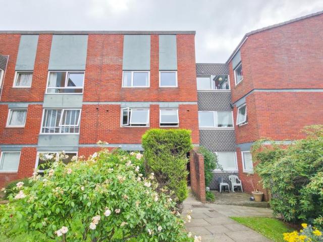 2 bedroom flat for sale