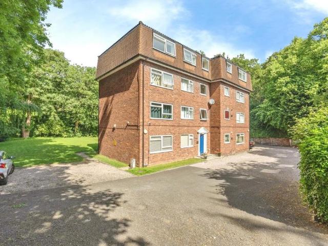 2 bedroom flat for sale