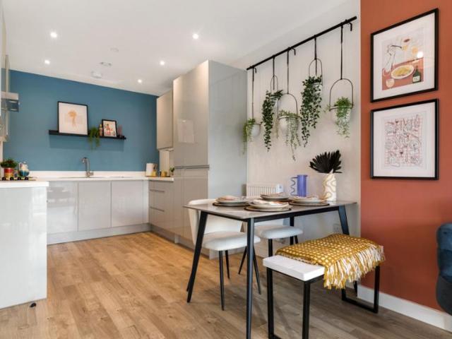 2 bedroom flat for sale