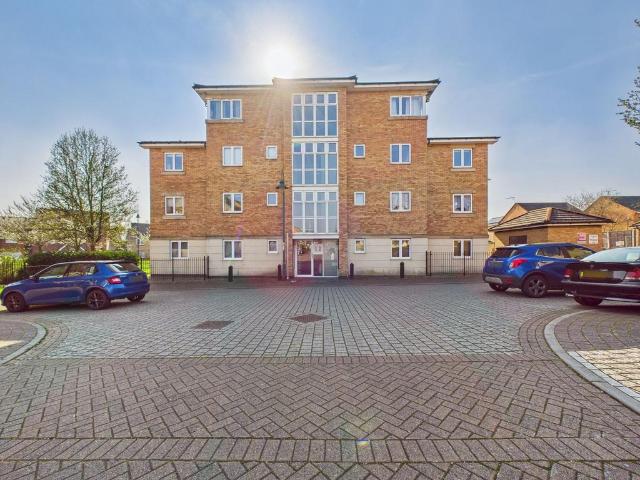 2 bedroom flat for sale