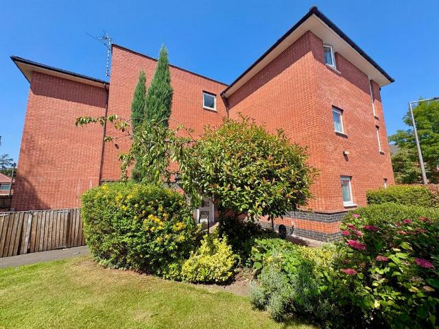 2 bedroom flat for sale