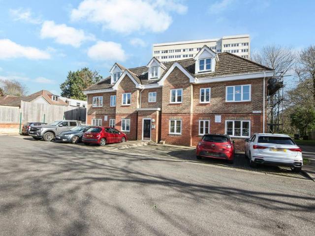 2 bedroom flat for sale
