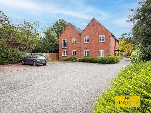 2 bedroom flat for sale