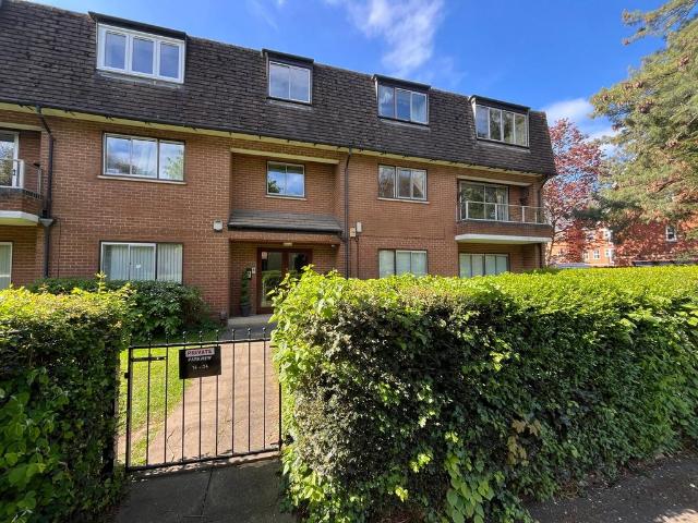 2 bedroom flat for sale